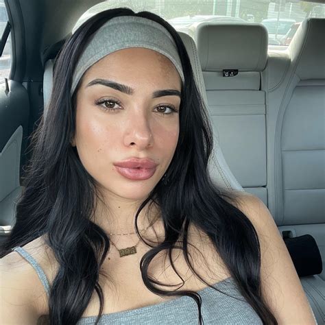 Bella De La Fuentes Amazon Page