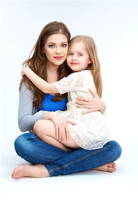 Retrato De La Familia Madre E Hija Muchacha Feliz Imagen De Archivo