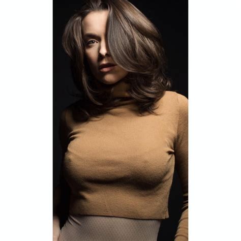 Ashlynn Yennie On Instagram Its Chilly Here 👀 Chilly Uneditedphoto Raw Sweaterweather