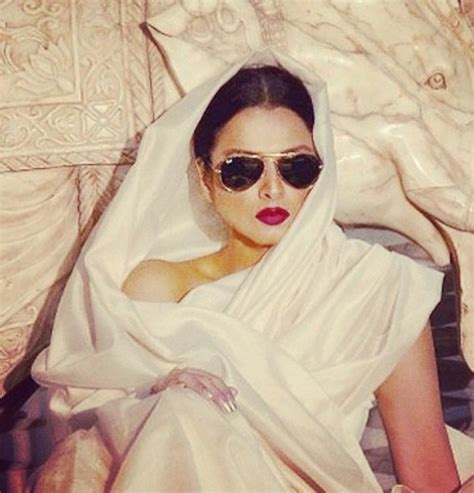 Pin Oleh Almeet Bhullar Di Looks Wanita Mode Wanita Fotografi Potret