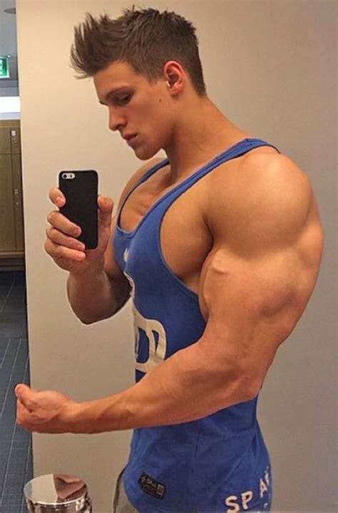 Pin By Muscle Fan In Philly On Muscle Men Muscle Men Bodybuilders Men