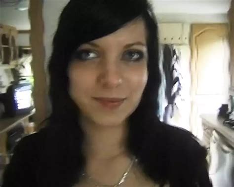 Je Me Fais Sucer La Bite Par La Brune Julia Aux Tétons Renversés Xhamster
