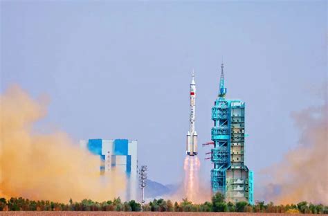北京飞控中心神舟十六号载人飞船发射取得圆满成功