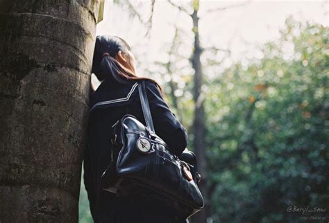 画像女子高生が教室でスカートとパンツを脱がされイジメられてしまうwwww ひま速 暇つぶし速報