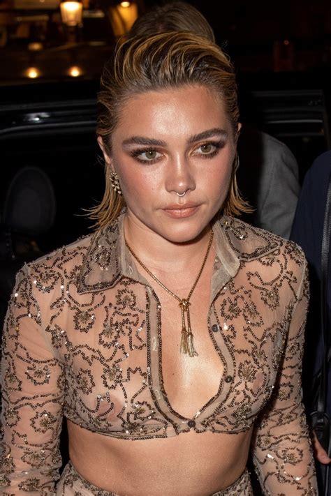 Florence Pugh Exposed Her Naked Tits At Valentino Show 10 Photos The Fappening