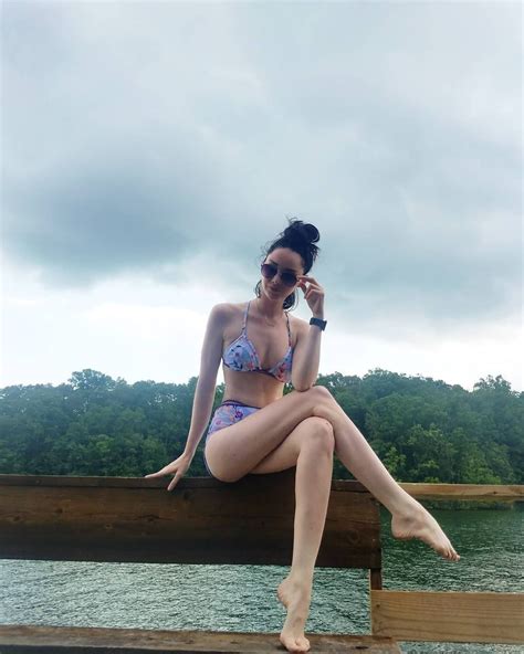 Thefappening Emma Dumont Sexy Tits Photos The Fappening