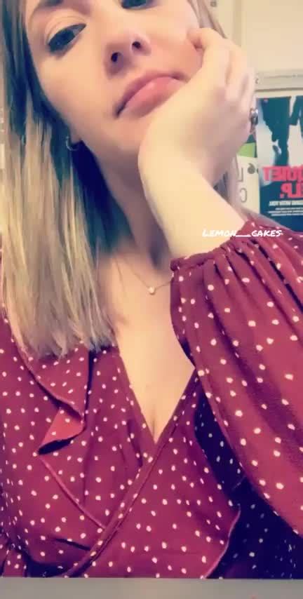Bored And Horny Office Girl Scrolller