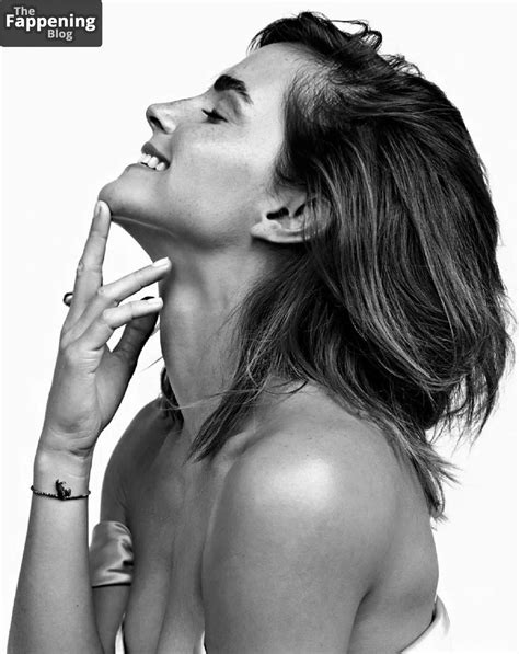 Emma Watson Sexy Wonderland 7 Photos Thefappening