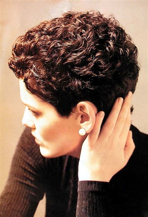 Pin By Kapsel Voorbeelden En Ideeën On Pixies Met Krullen 01 Permed Hairstyles Short Hair