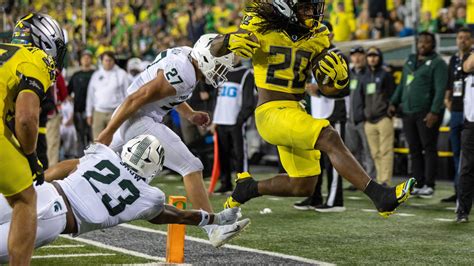 5 Key Differences Between Oregon and Michigan State Football - Web5 ...